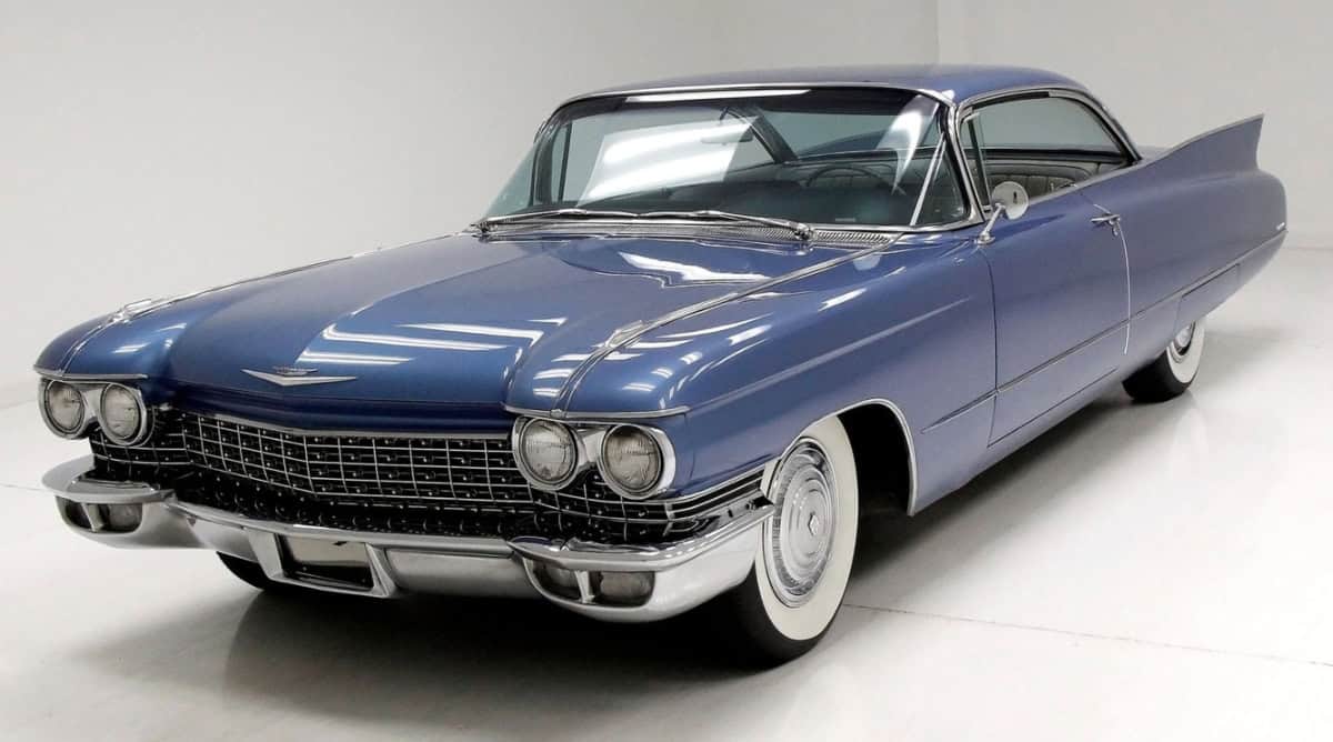 Cadillac Deville - Luxury and Sophistication in a Car - Nostalgic Rides